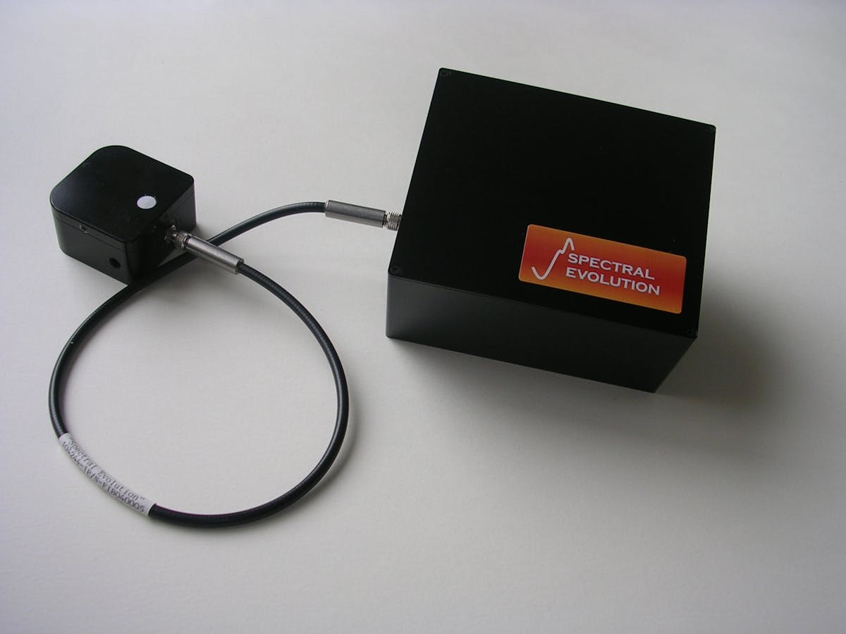 Spectral Evolution portable spectroradiometers include a 1 m fiber ...