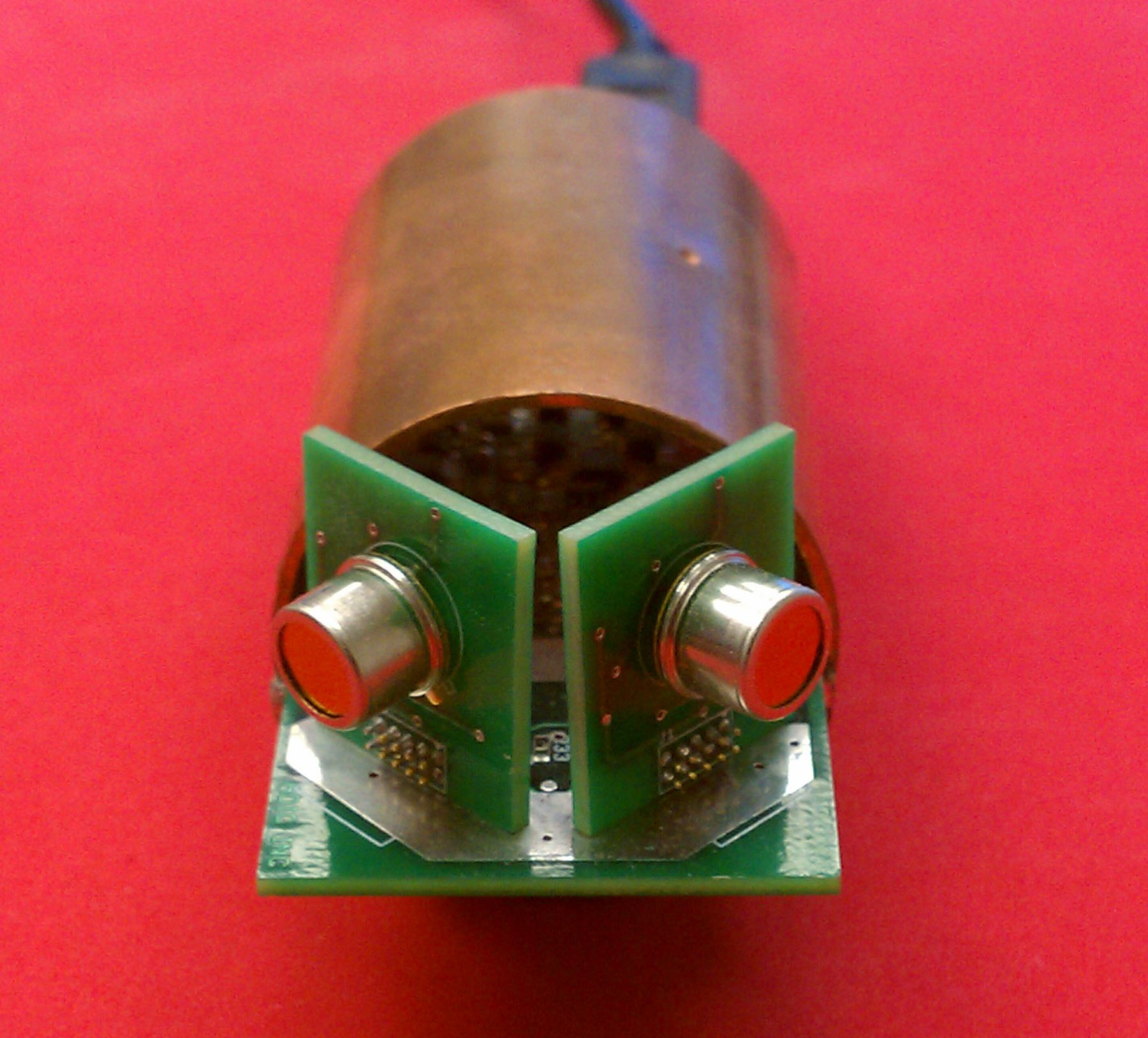 Cal Sensors position detector development kit contains two PbSe ...