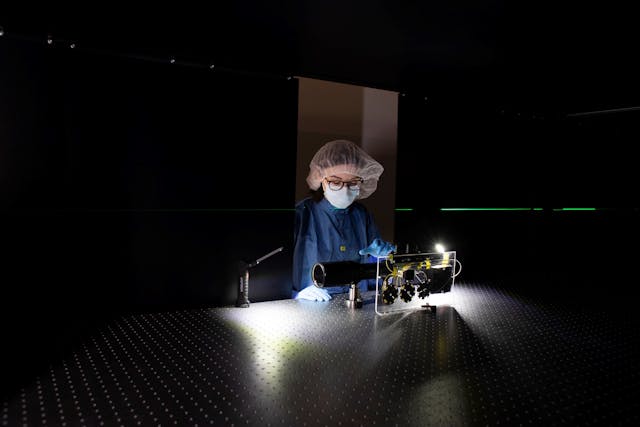 University of Michigan fires up ultrafast, ultrapowerful ZEUS laser ...