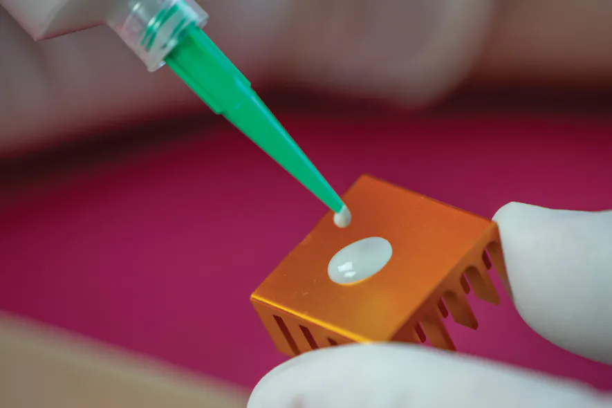 Black epoxy meets NASA low outgassing standards | Laser Focus World